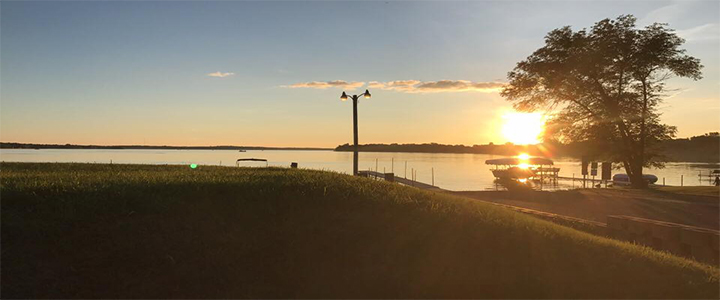 BayView Bar and Grill | Onamia, MN | Outdoor Dining, Restaurant on Cove Bay